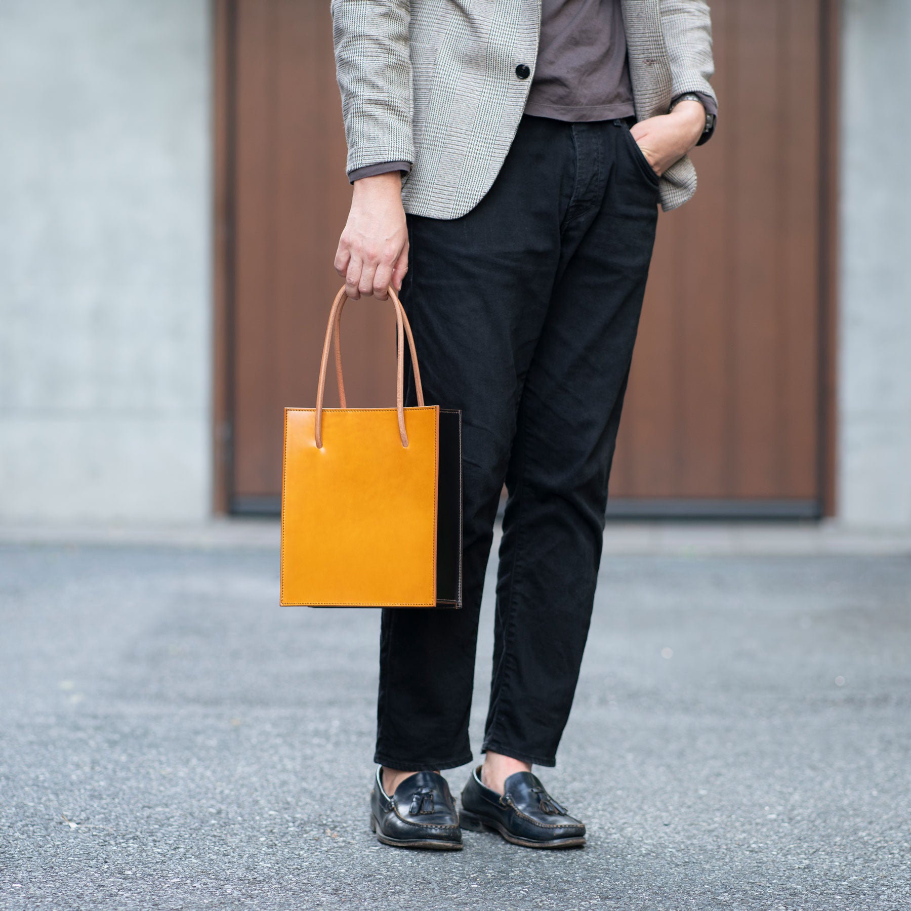 THE SOLE（ザソール）「MASTERPLAN×GUJI別注」LIBERO ミニバッグ コードバン ウィスキー×ブラック【MASTERPLAN（マスタープラン）】